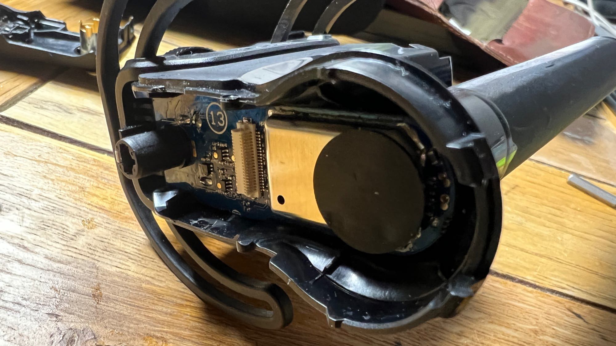 How to repair Rode video mic pro plus broken USB charge port. - Articles