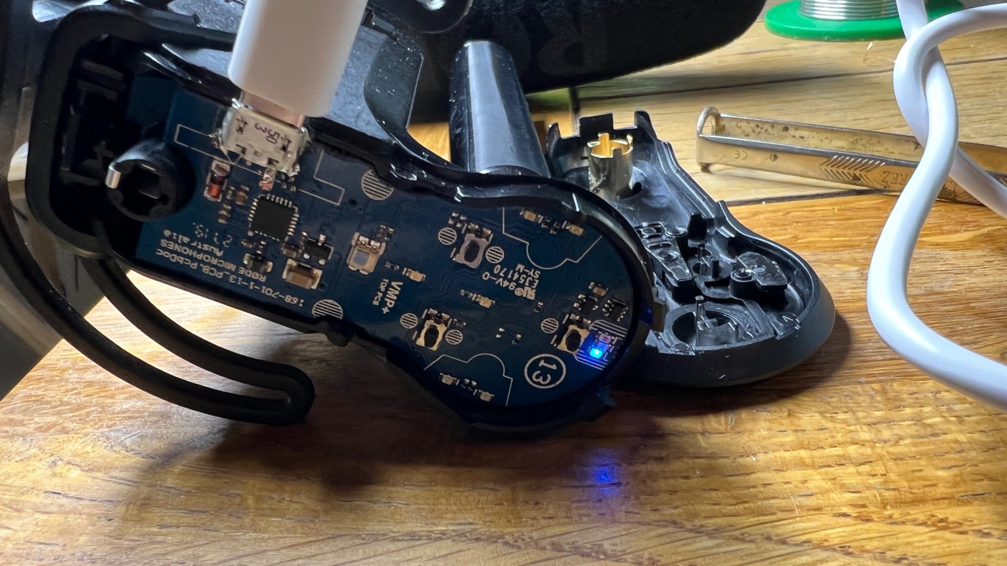 How to repair Rode video mic pro plus broken USB charge port. - Articles